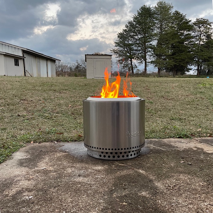 Solo Stove Bonfire 2.0 with Stand (Smokeless Fire Pit) – Blackberry ...